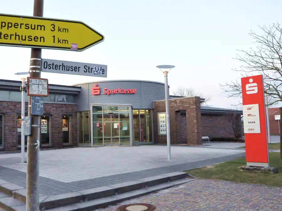 Sparkasse in Hinte: Filiale wird zur SB-Außenstelle mit Automaten und ...