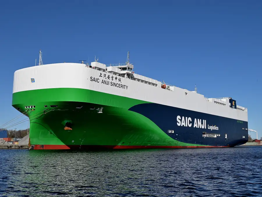 RoRo-Schiff befördert 7.600 Pkw: „SAIC Anji Sincerity“ in Wilhelmshaven ...