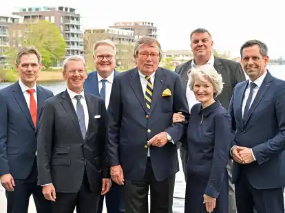 Wilhelmshaven: John H. Niemann als WHV-Präsident feierlich verabschiedet