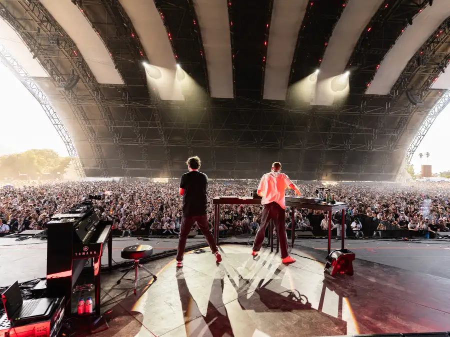 Braker beim Coachella: Angelo Mammone von Jonah performt mit Ben Böhmer ...