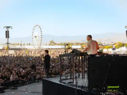 Braker beim Coachella: Angelo Mammone von Jonah performt mit Ben Böhmer ...