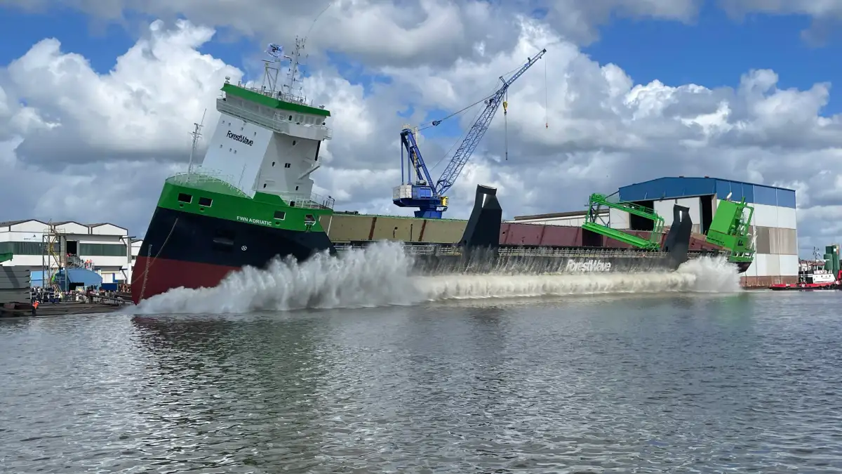 Stapellauf in Leer: Die FWN Adriatic ist das vierte Schiff einer Baureihe von Ferus Smit