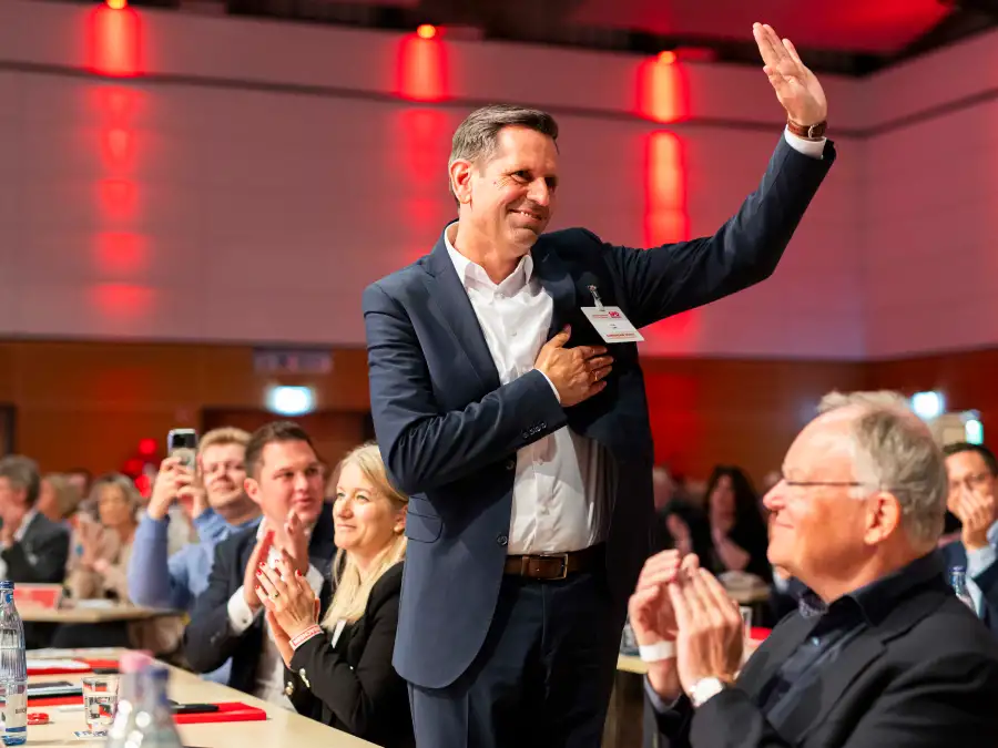 Olaf Lies neuer SPD-Chef in Niedersachsen: Große Mehrheit stimmt auf ...
