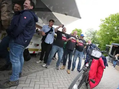 Vatertag in Aurich: Himmelfahrt am Kukelorum – Maßnahmen zeigen Wirkung am Ems-Jade-Kanal