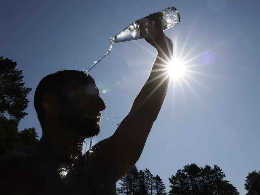 Hitze in Deutschland: Temperaturen erreichen bis zu 40 Grad, Tipps für ...