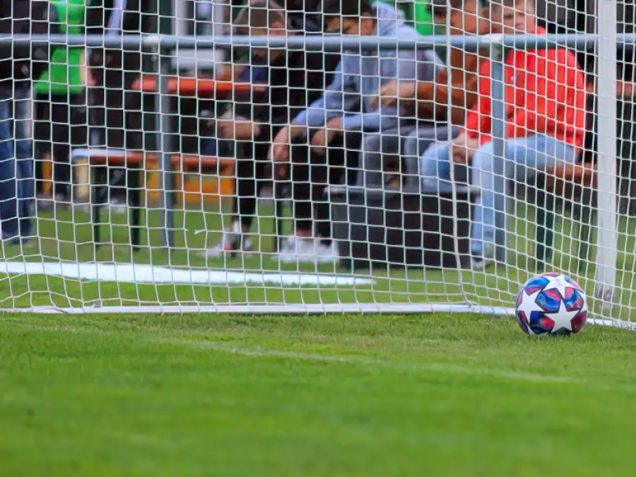 Fußball-Testspiele: Höltinghausens neuer „Knipser“ Nick Schütte feiert ...