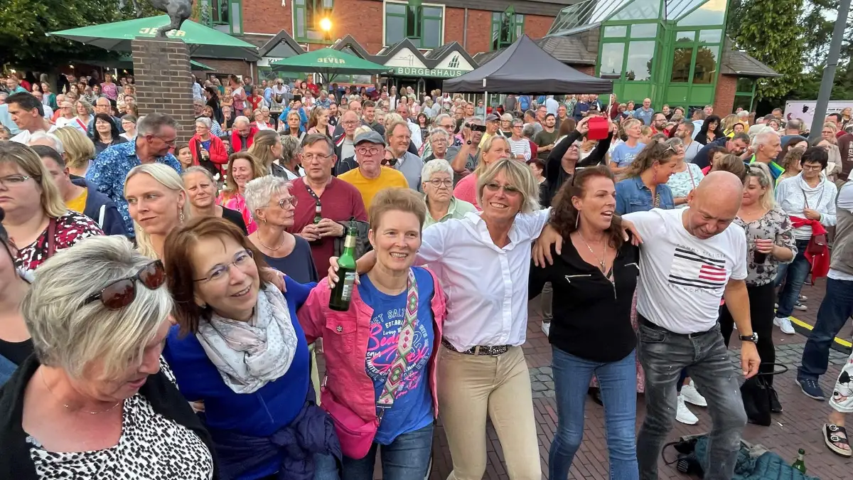 Schortenser MusikSommer vorm Bürgerhaus: Musik von Simply Red, Pink ...