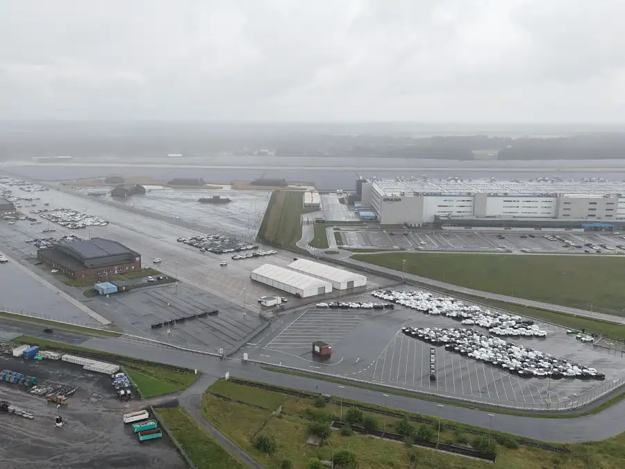 BLG: Neuer Inlandterminal für 16.000 Autos auf ehemaligem Flugplatz in ...