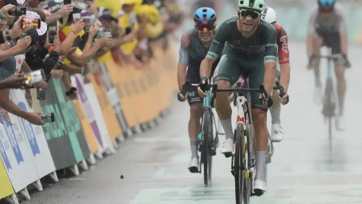 Sprinter Bauhaus entgeht Sturz-Chaos - Milan gewinnt