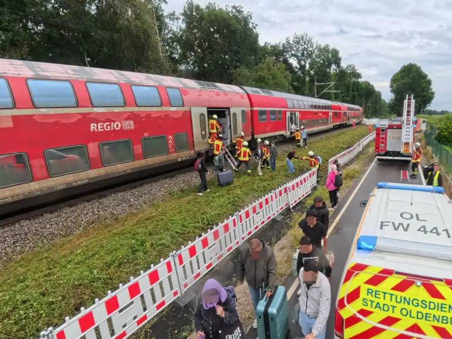 Zugunfall in Bad Zwischenahn: Auto kollidiert mit Personenzug in Kayhauserfeld