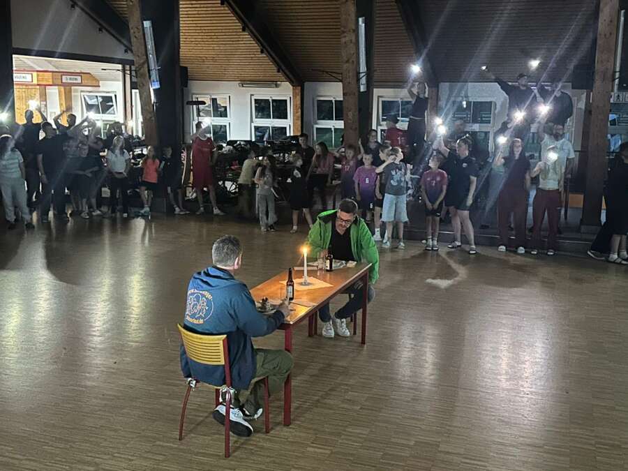 Candle-Light-Dinner in Barßel: Überraschung für Lagerleiter zum 25 ...