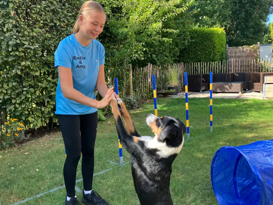 „Top Dog Germany\": Emilia Seja aus Oldenburg steht im Finale der RTL ...