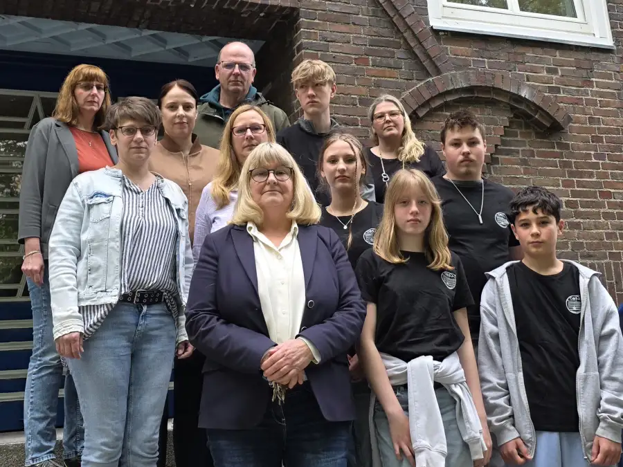Kritik an Schulplänen in Emden: Herrentor-Eltern wehren sich gegen ...