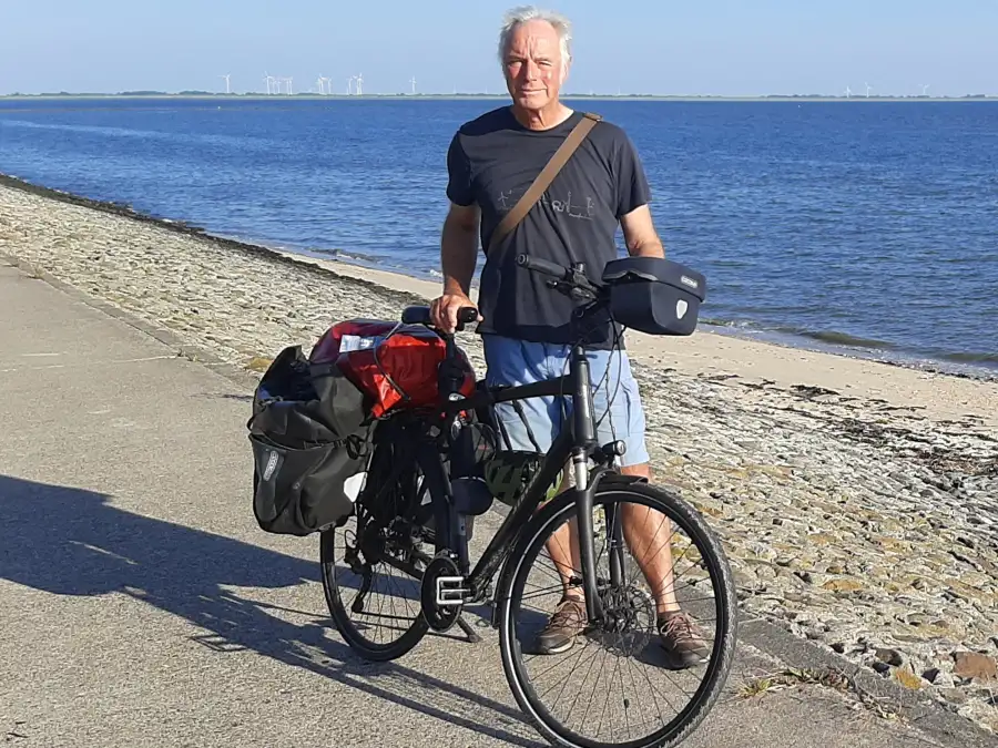 Bokep bibi beautiful flowing hair, very lovely visage, her