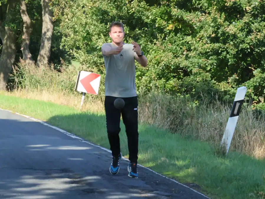 Saisonstart im Boßeln: Grabstede gewinnt Friesland-Derby gegen ...