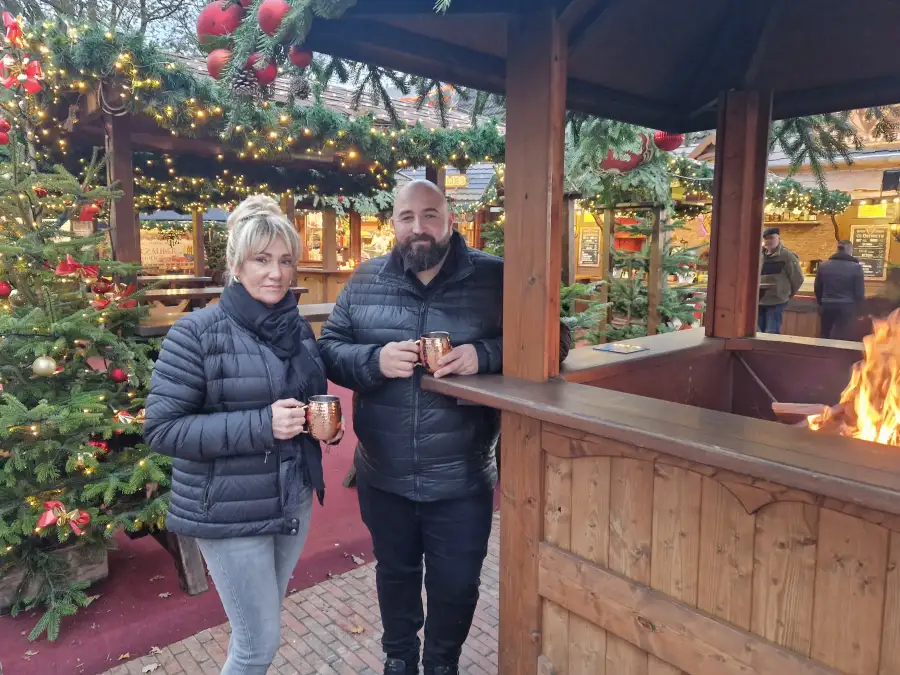 Weihnachtsmarkt in Hude: Blumes Hüttenzauber als Alternative zum Winterzauber