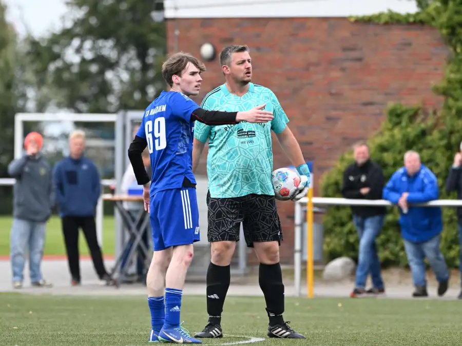 Fußball in Ostfriesland: TuS Strudden siegt souverän gegen TV Bunde II ...
