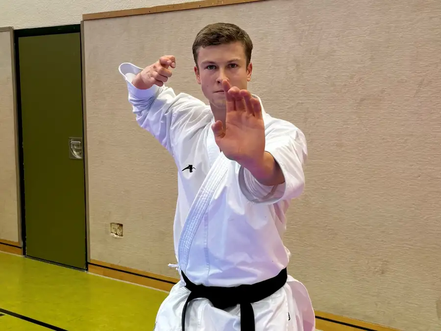 Kampfsport: Emder Judoka Fabian Flocken blickt nach Kreuzbandriss ...