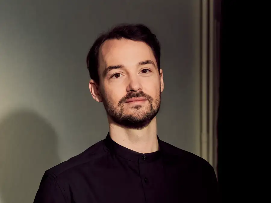 GMD-Bewerber Dominic Limburg dirigierte das 2. Sinfoniekonzert im Großen Haus des ...