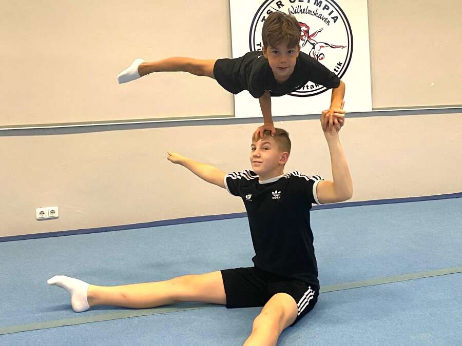 Sechs Formationen des TSR Olympia bei internationalem Wettkampf