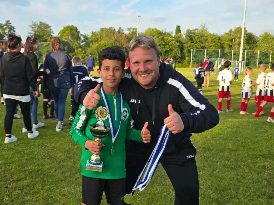 Nachwuchstalent in Leer: Wasem Al-Ali begeistert mit Fallrückzieher-Tor