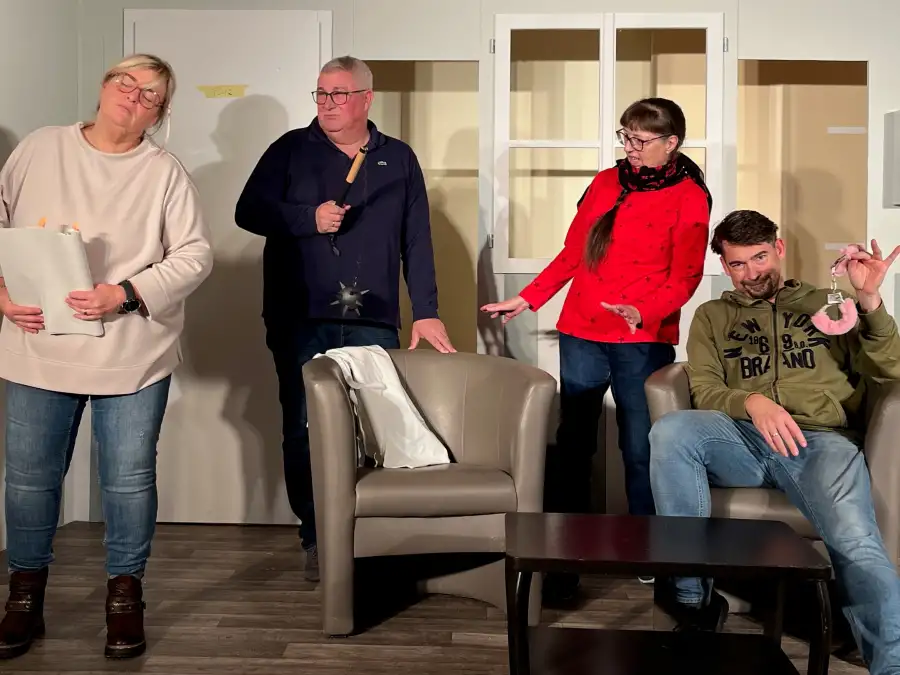 Plattdeutsches Theater in Altenesch: Premiere für „Sein letzter Vorhang“