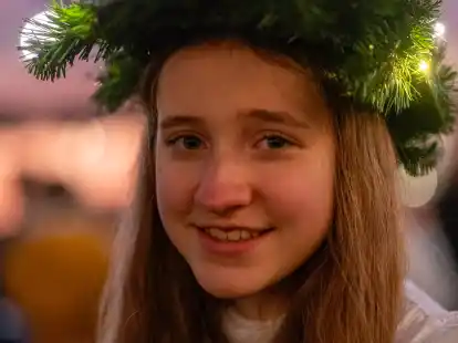Weihnachtsdorf und Lambertimarkt in Oldenburg: Lucia-Zug und ...