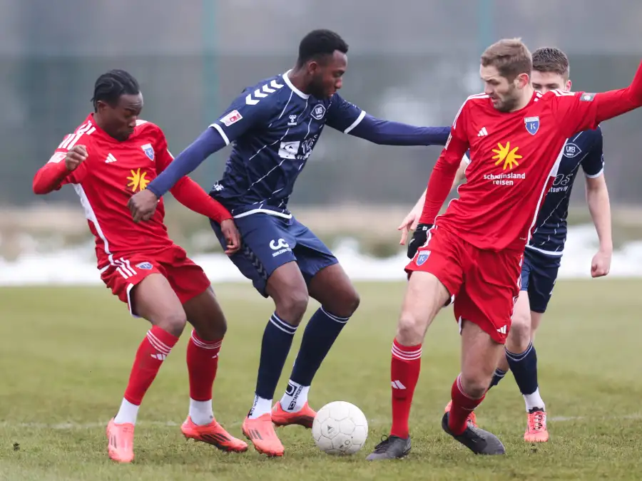Fußball Regionalliga: VfB Oldenburg, Kickers Emden und SSV Jeddeloh ...