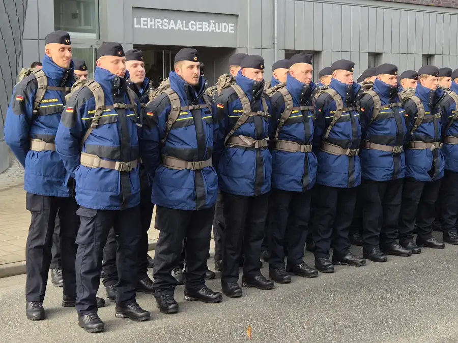 Musterung für Wehrdienst: Karrierecenter Wilhelmshaven startet ...