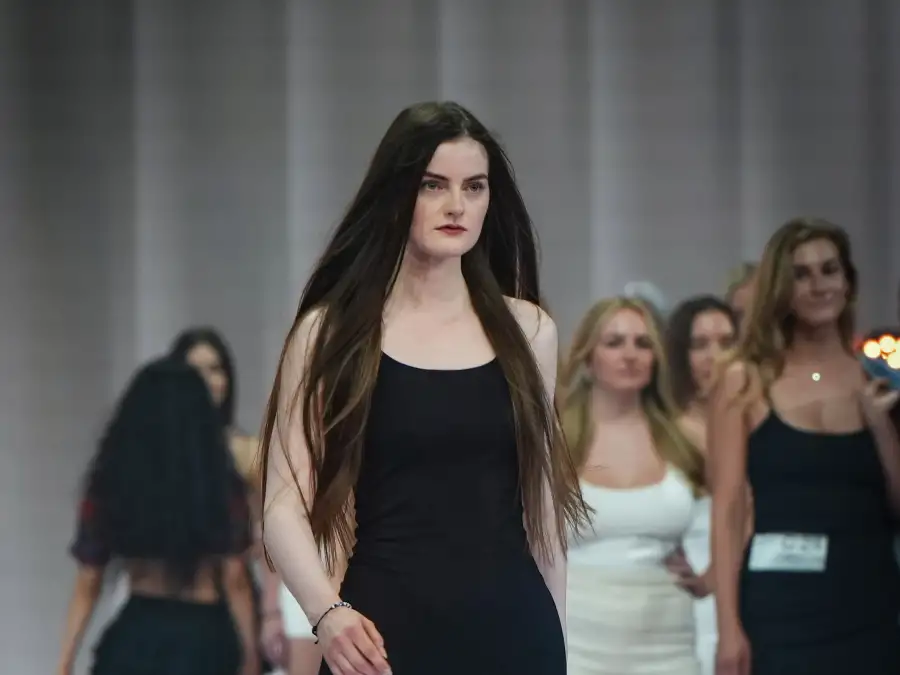 Germany’s Next Topmodel: Julia de Boer aus der Wesermarsch überzeugt ...