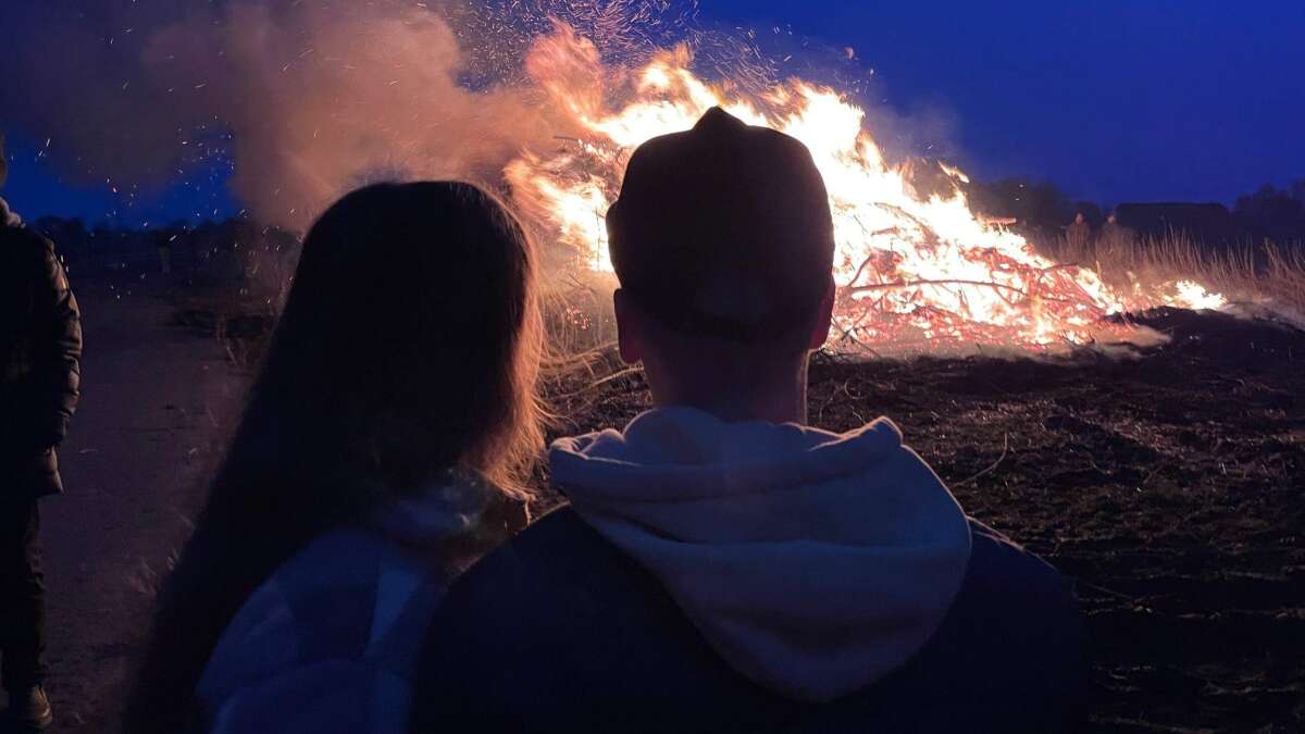 Osterfeuer im Jeverland: Wo die Tradition in diesem Jahr lodert