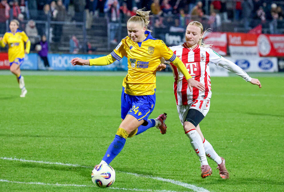 Frauenfußball: Emstekerin Isabella Jaron für Tor-des-Monats-Wahl der ...