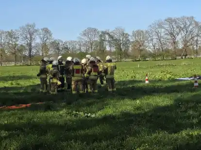 Absturz von Kleinflugzeug in Hatten: Pilot kommt ums Leben