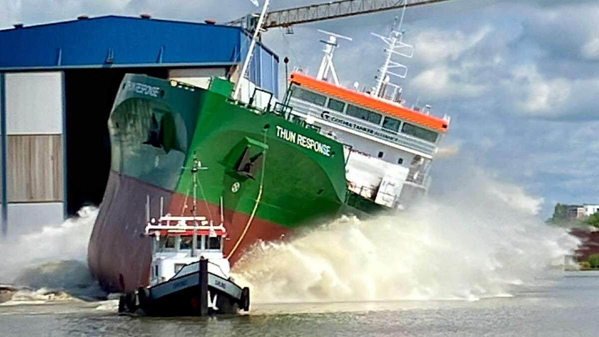 Stapellauf in Leer: Tanker Thun Response geht bei Ferus Smit zu Wasser
