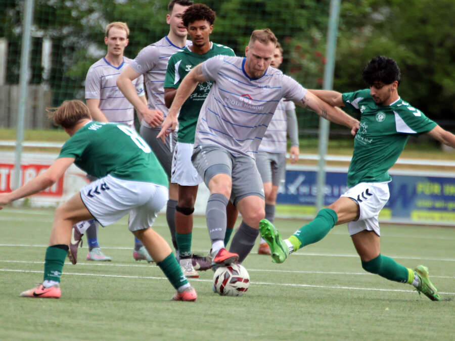 1. Fußball-Kreisklasse: FC Rastede II gewinnt beim VfL Oldenburg III ...
