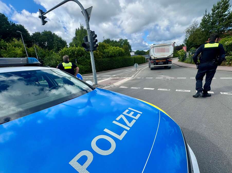 Unfall mit Lkw in Westerstede: Radfahrerin schwer verletzt