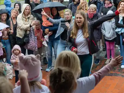 Stadtfest in Wittmund: Familien genießen Happy Day trotz Regen