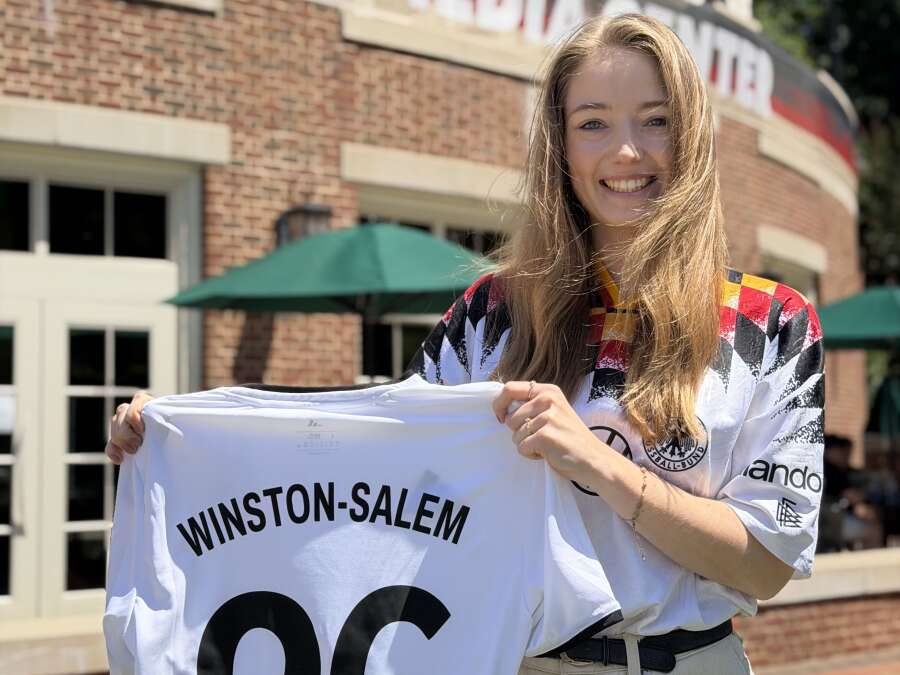 Fußball-Nationalmannschaft: Anneke von der Ecken aus Wildeshausen ...